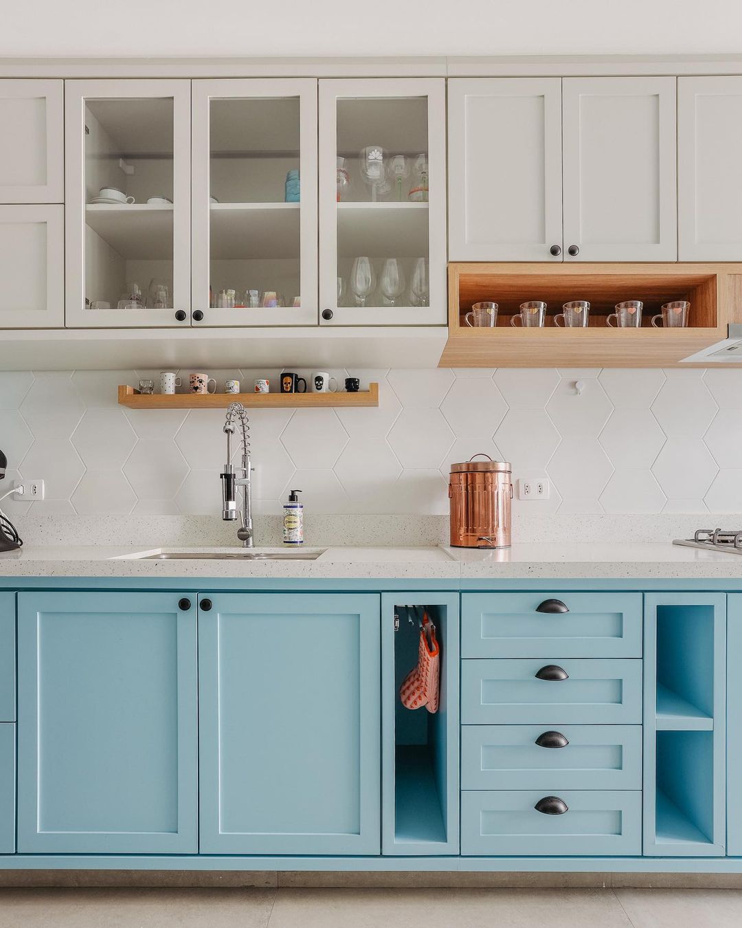 30 cozinhas decoradas para quem é apaixonado por azul