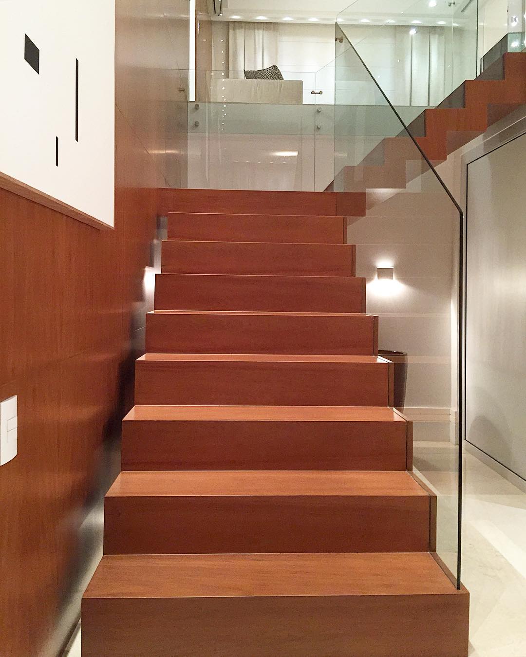 60+ escadas de madeira lindíssimas para você se inspirar