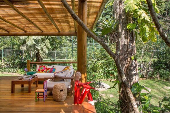 Varanda de madeira: veja 70 modelos e suas vantagens