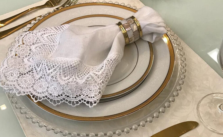 Sousplat: o que é, tipos e 70 modelos lindos e luxuosos (FOTOS)