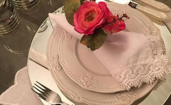 Sousplat: o que é, tipos e 70 modelos lindos e luxuosos (FOTOS)