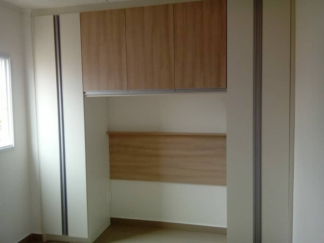 Guardar-roupa planejado: vantagens, preços e modelos