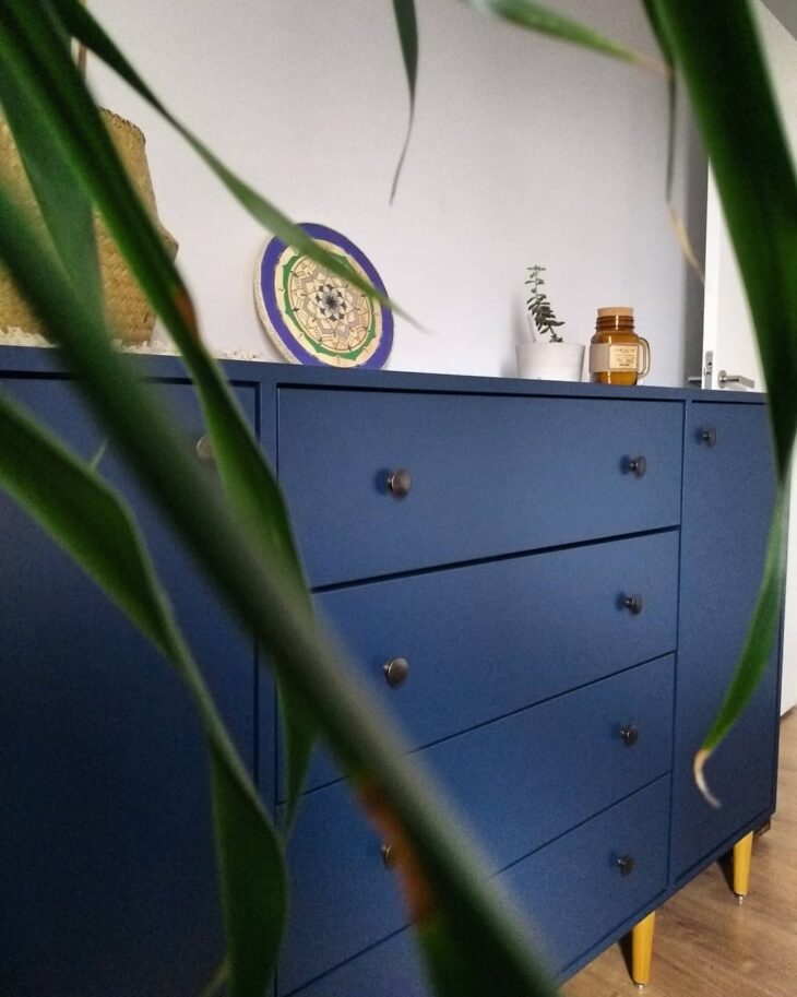 Cômoda retrô: 45 modelos para a decoração do seu quarto