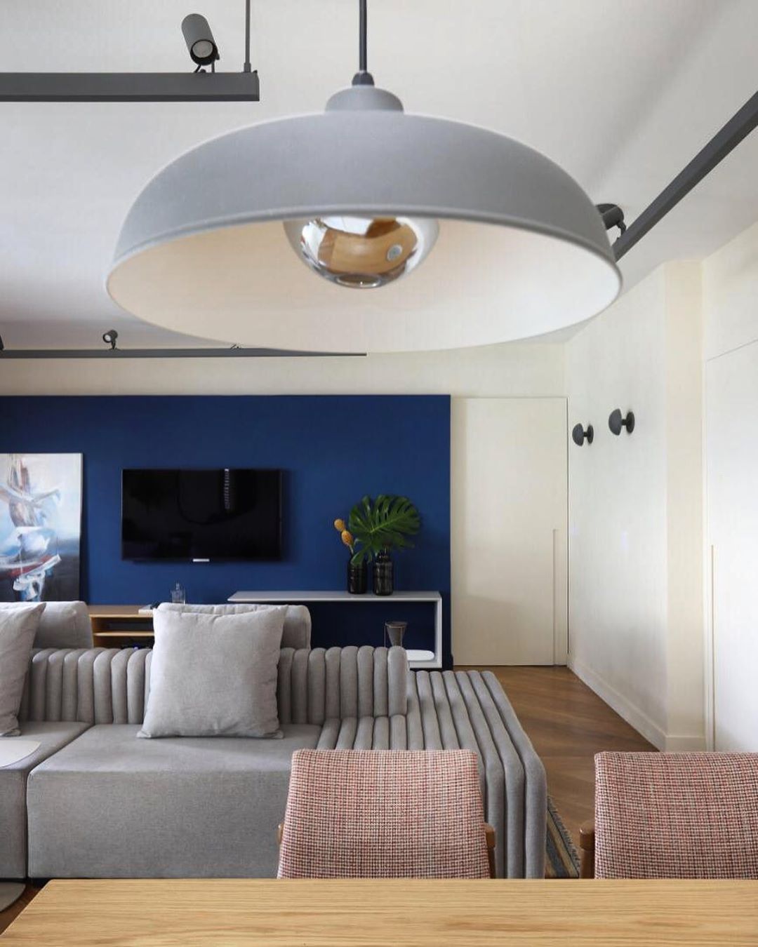 Azul royal: Significado + 75 ideias para usar o tom nos ambientes