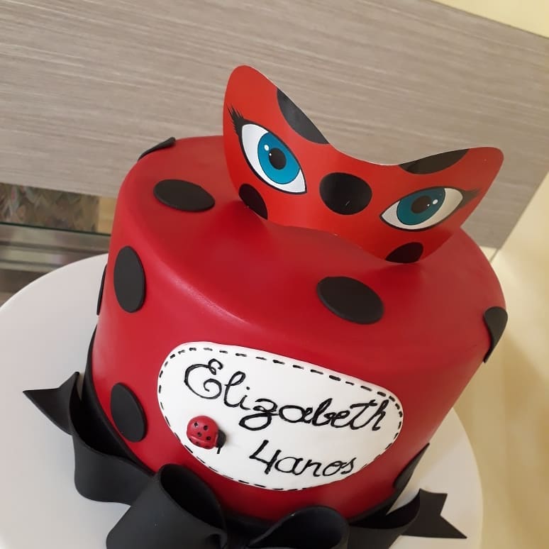 Bolo da Ladybug: 70 modelos com detalhes bem criativos