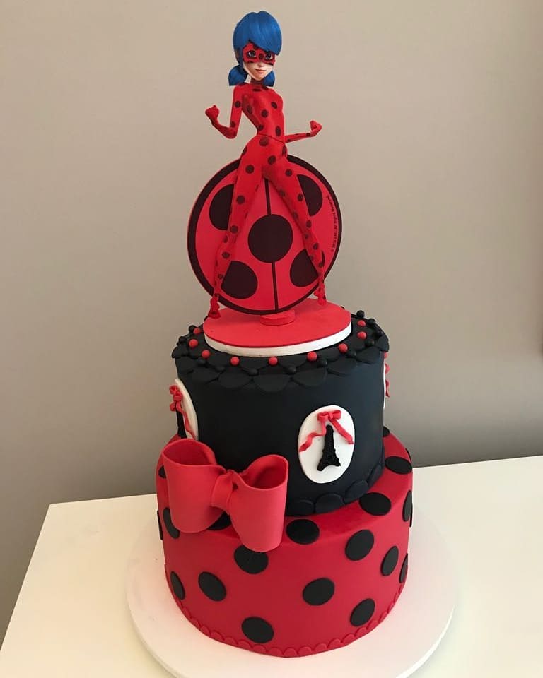 Bolo da Ladybug: 70 modelos com detalhes bem criativos