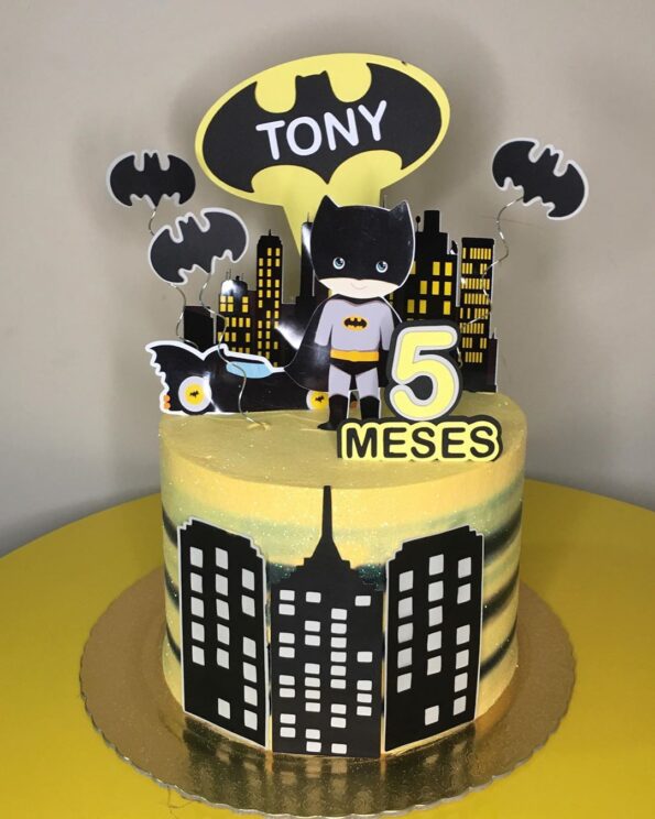 Bolo do Batman: 50 ideias originais para arrasar em sua festa