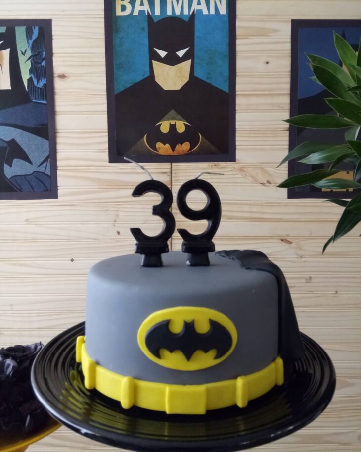 Bolo do Batman: 50 ideias originais para arrasar em sua festa