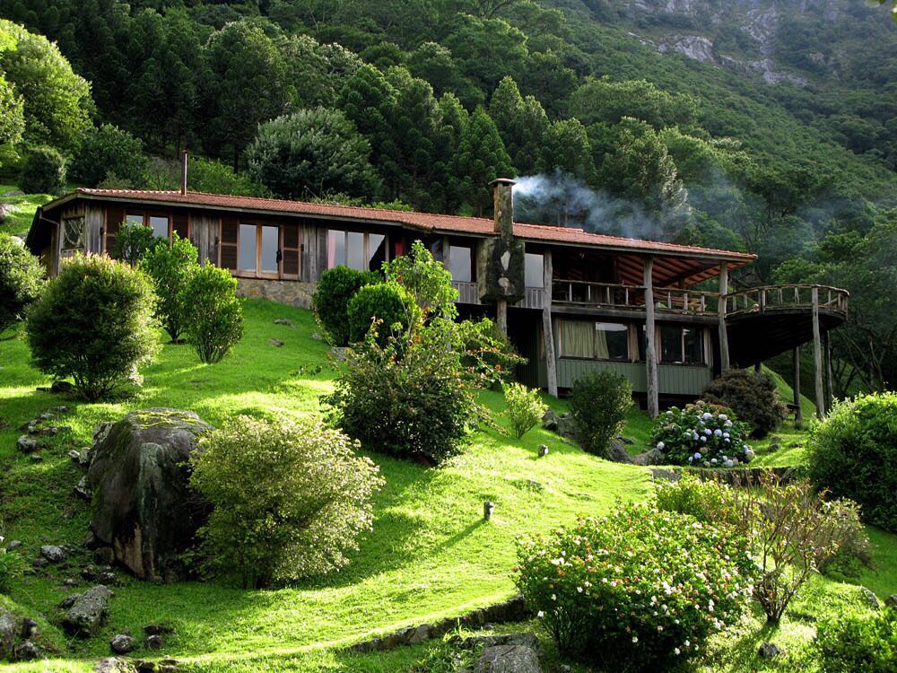 Casa rústica: 60 fotos para se inspirar nesse estilo natural