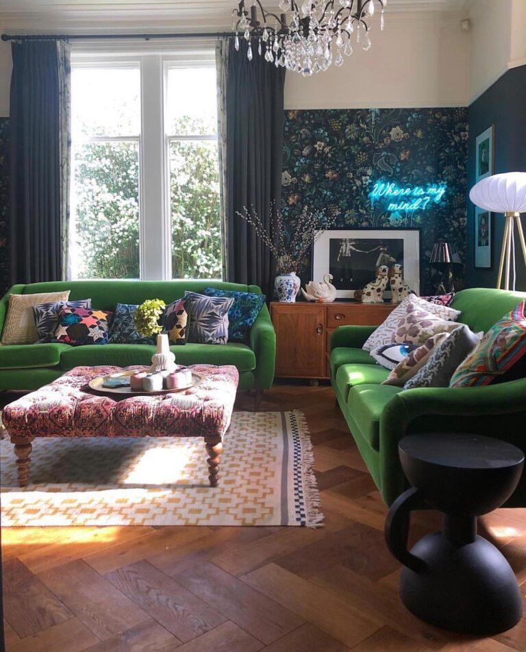 Sofá verde: 35 salas sofisticadas e estilosas com a peça
