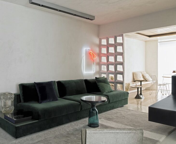 Sofá verde: 35 salas sofisticadas e estilosas com a peça