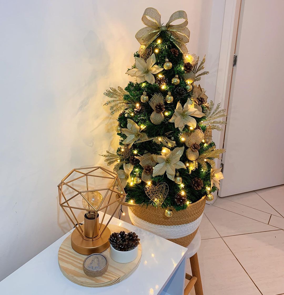 Árvore de Natal Pequena decorada: 51 ideias se inspirar