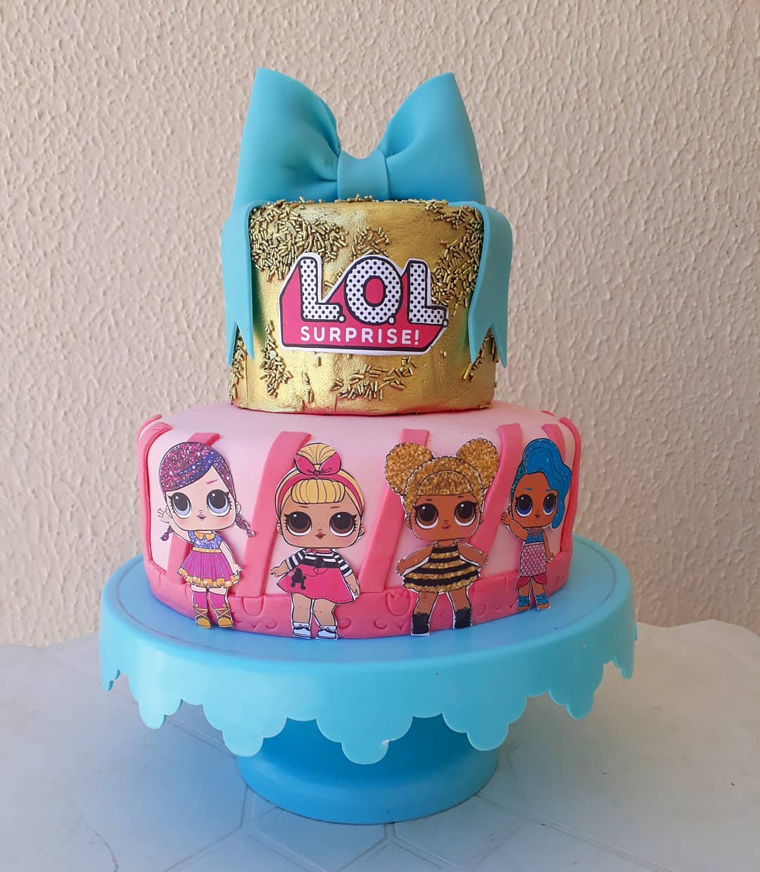 Bolo da LOL Surprise: 80 ideias e tutoriais para uma festa fashion!