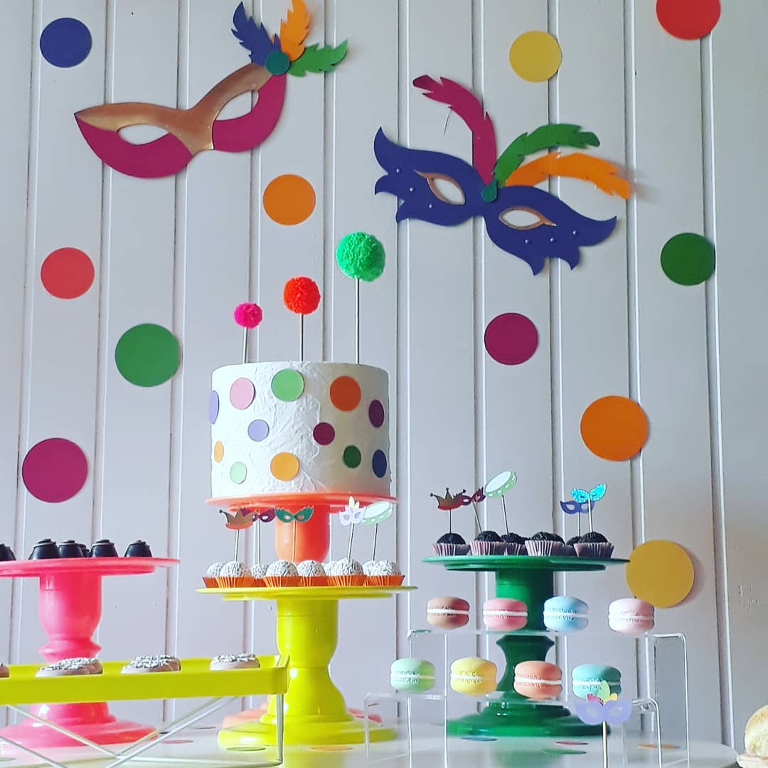 Decoração de Carnaval: 40 ideias BARATAS para animar a casa