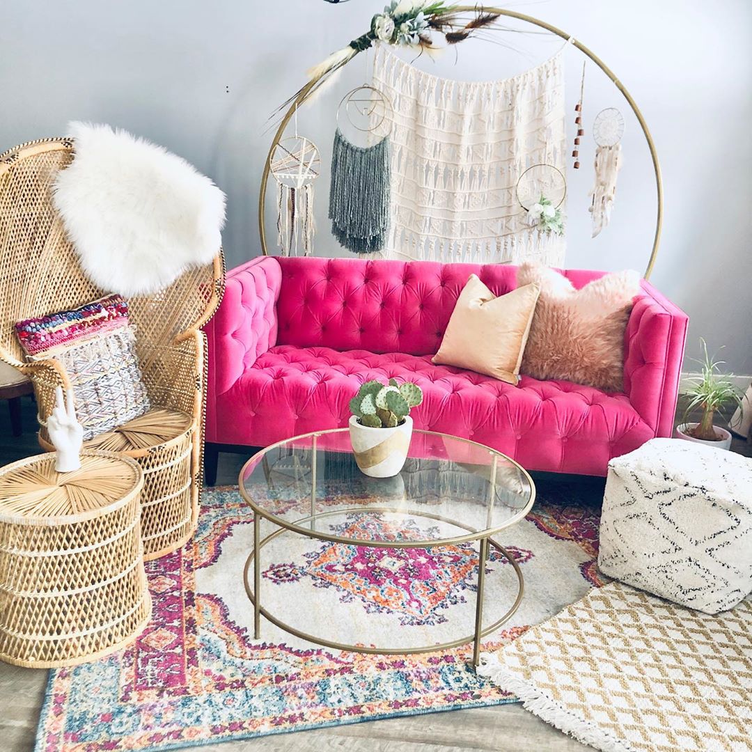 Sofá rosa: 60 inspirações que vão ganhar o seu coração