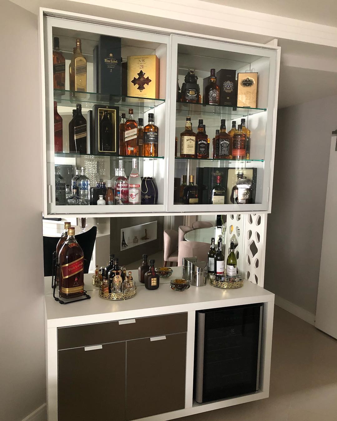 Minibar: 20 inspirações para criar esse cantinho em casa