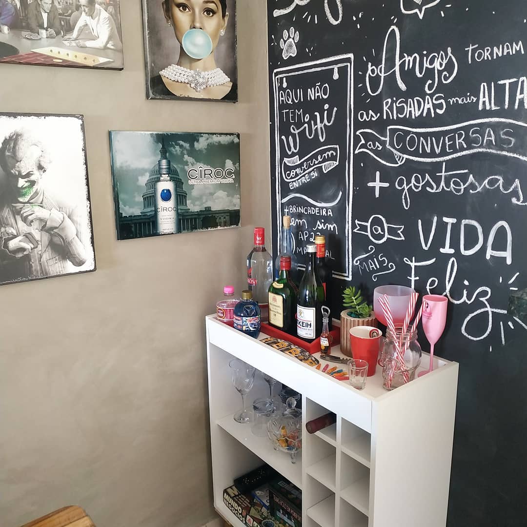 Minibar: 20 inspirações para criar esse cantinho em casa