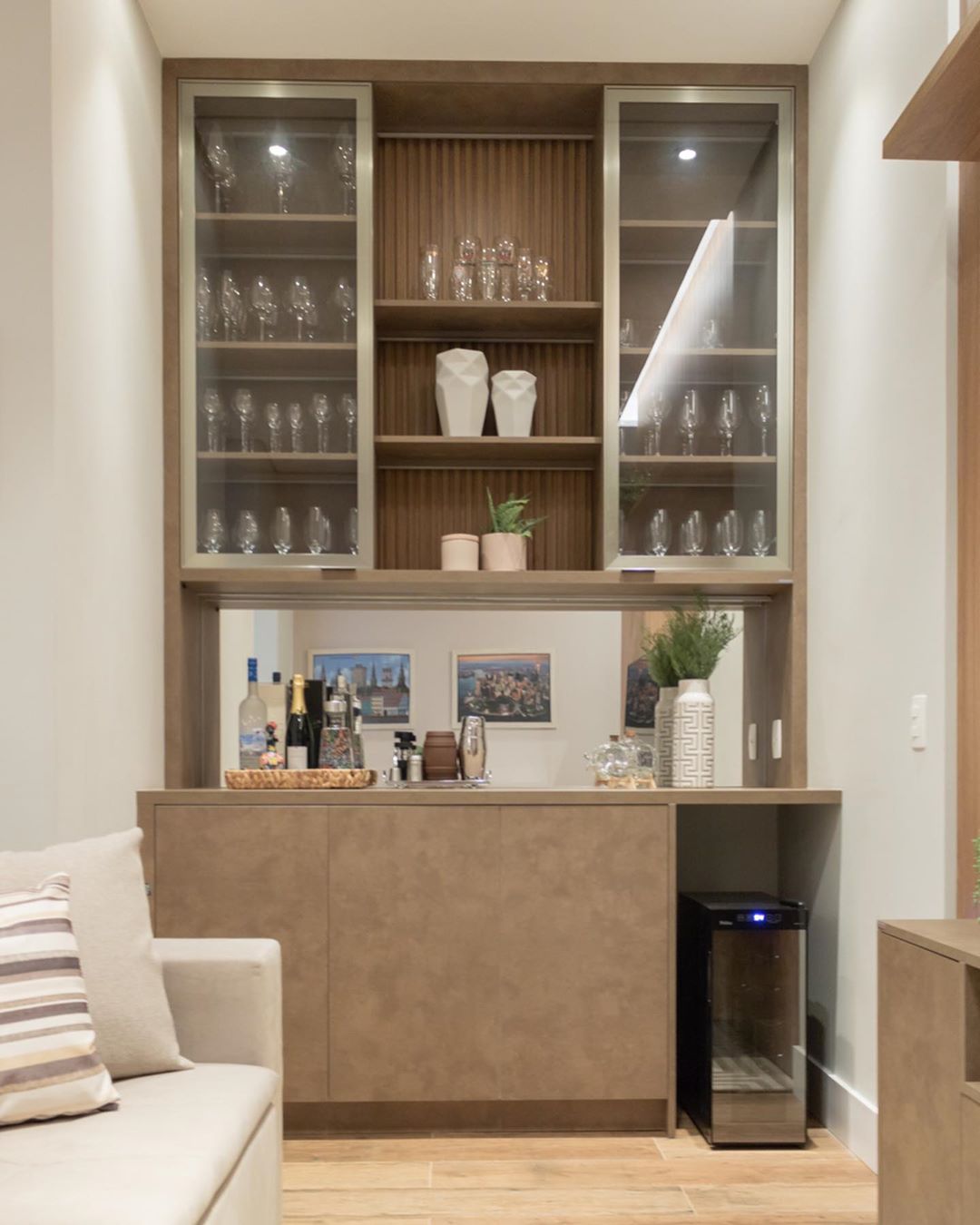 Minibar: 20 inspirações para criar esse cantinho em casa