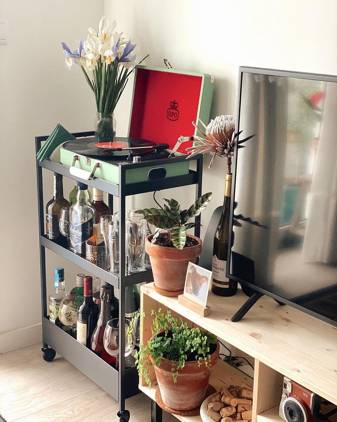 Minibar: 20 inspirações para criar esse cantinho em casa
