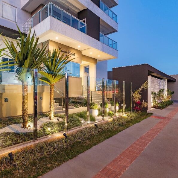 Muro de vidro: 60 ideias estilosas + prós e contras de ter em casa