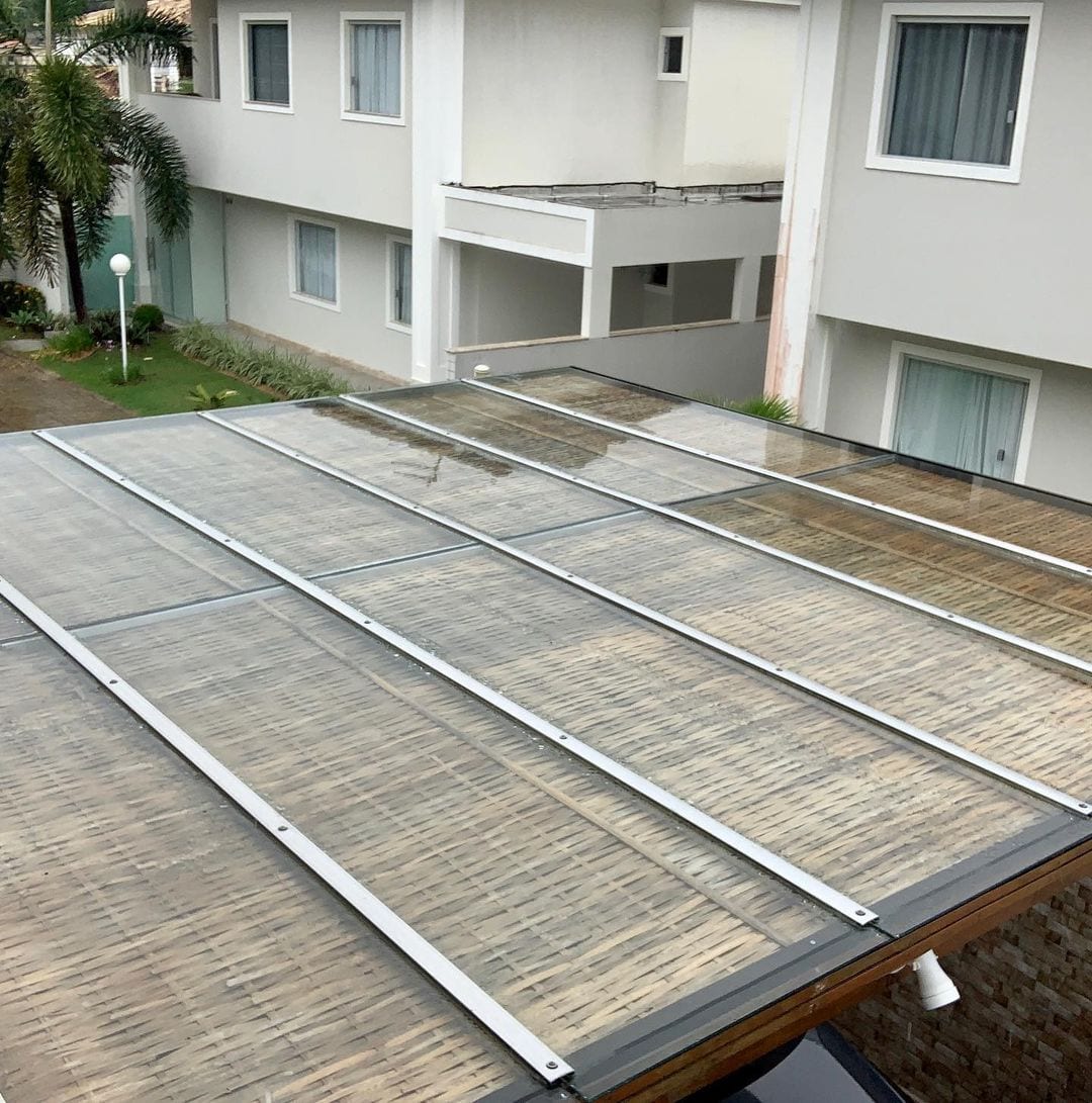 Pergolado com vidro: 60 ideias para trazer conforto à área externa