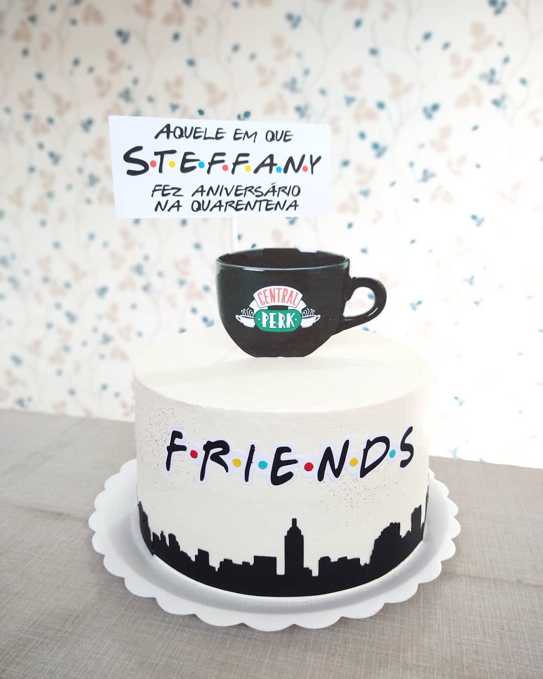 Bolo Friends: 30 inspiraçoes lindas e com detalhes surpreendentes