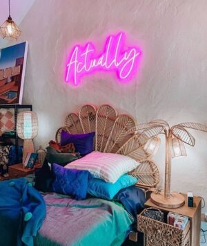 Quarto neon: 30 ideias e dicas para ter uma decoração de arrasar
