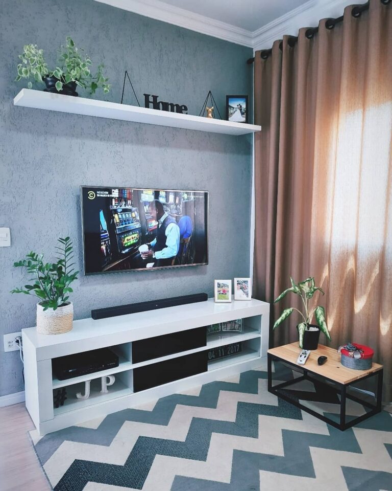 TV na parede: 20 ideias incríveis para sua casa e como colocar