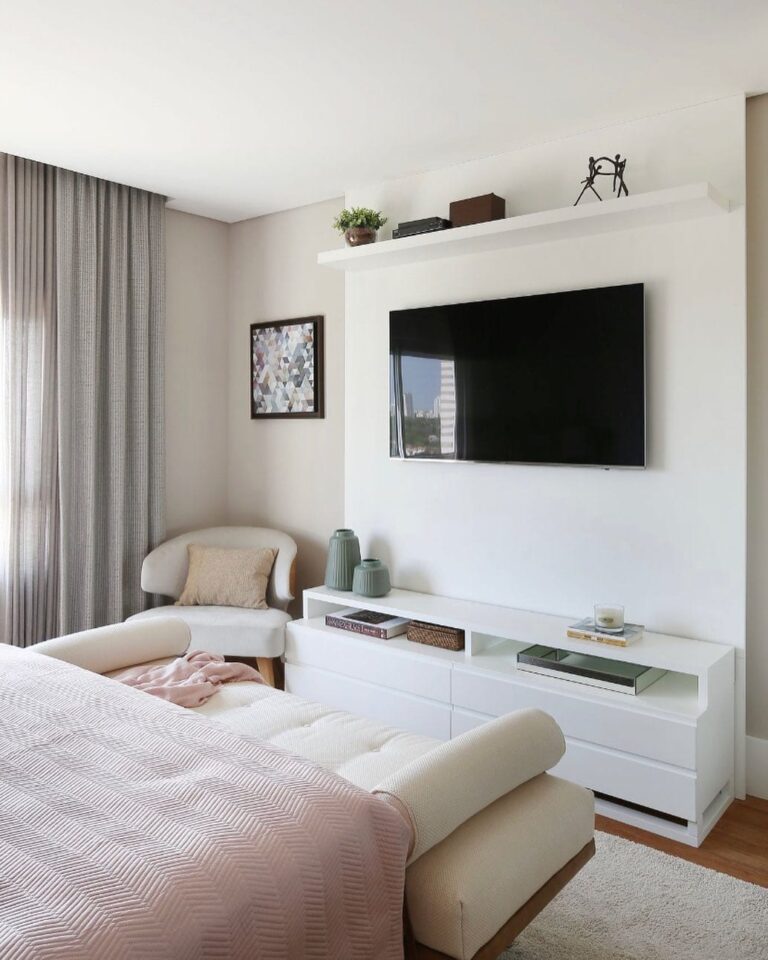 TV na parede: 20 ideias incríveis para sua casa e como colocar