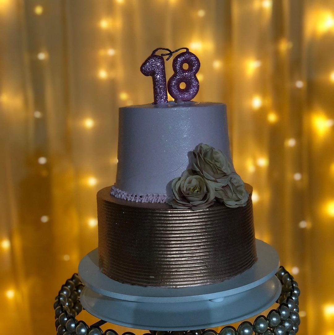 Bolo de 18 anos: modelos lindos e como fazer para celebrar a data