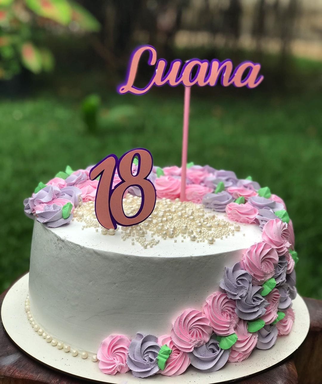 Bolo de 18 anos: modelos lindos e como fazer para celebrar a data