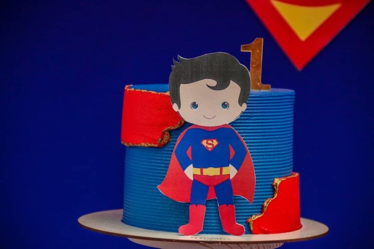 Bolo do Super-Homem: 100 ideias poderosas para sua festa
