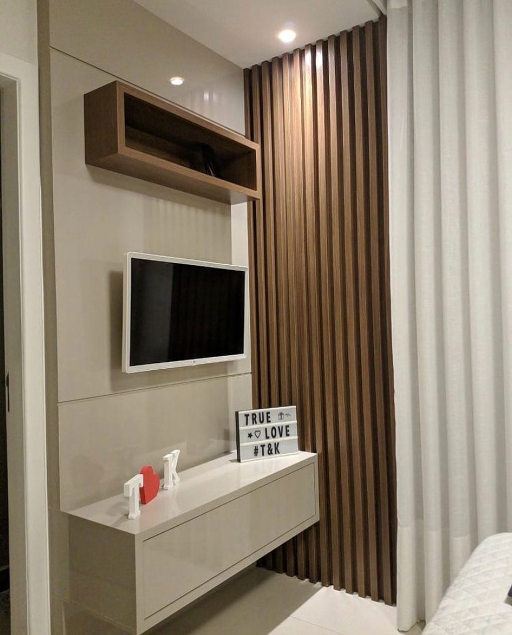 Rack para quarto: 28 ideias charmosas para o seu ambiente