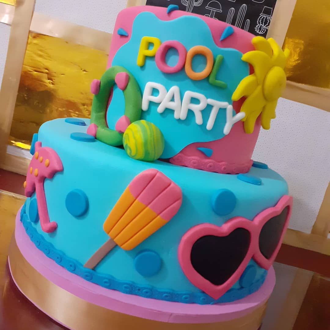 Bolo pool party: 70 ideias sensacionais para nadar nessa tendência