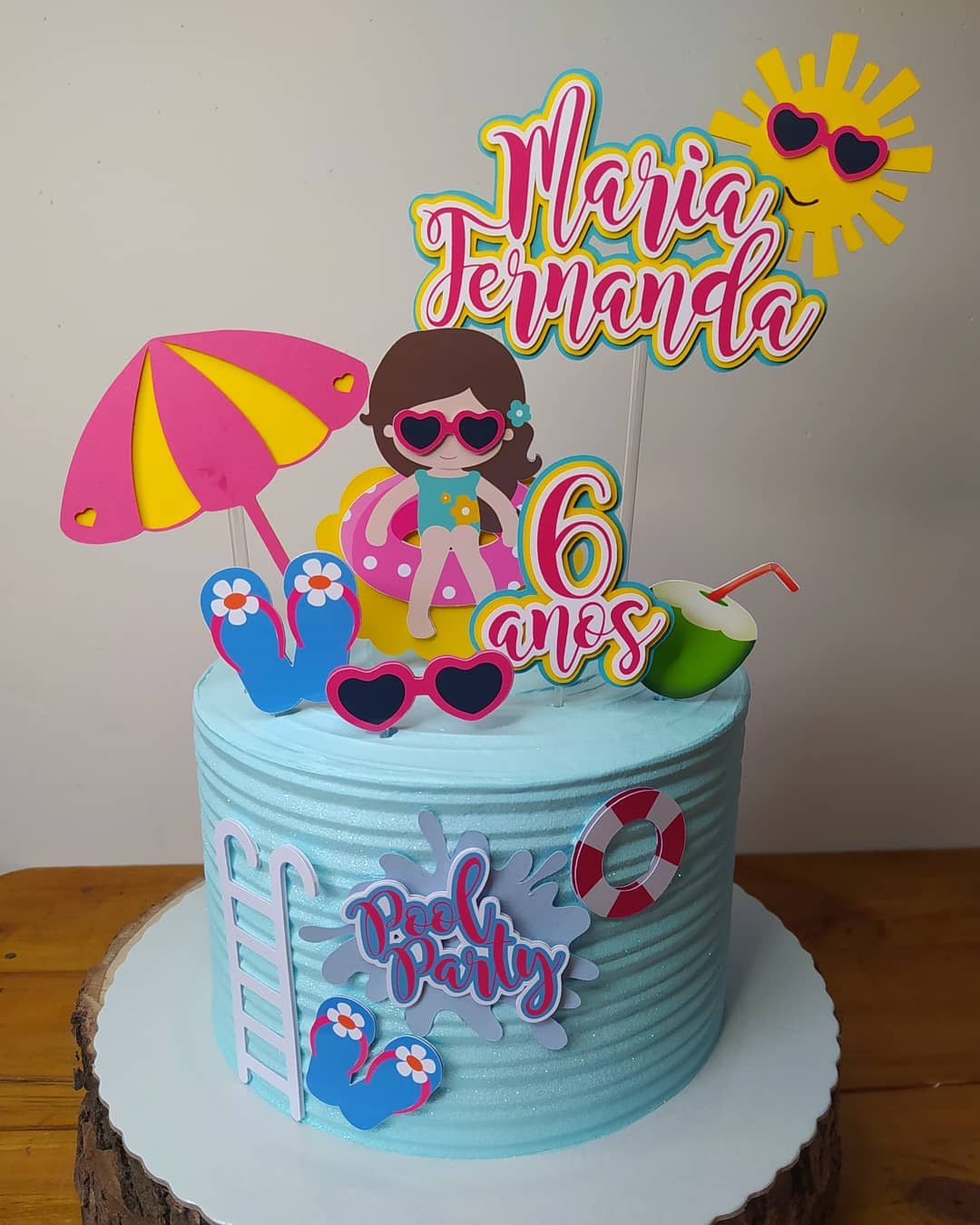 Bolo pool party: 70 ideias sensacionais para nadar nessa tendência