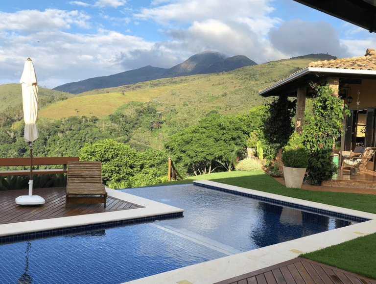 Piscina com prainha: 30 ideias incríveis para se apaixonar