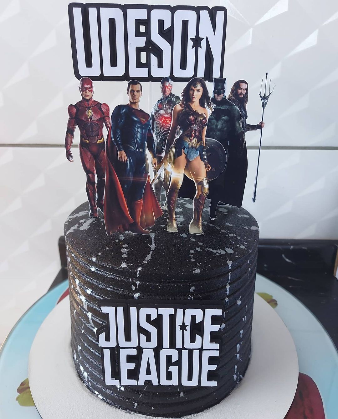 Bolo Liga da Justiça: 90 ideias para uma festa de super-herói