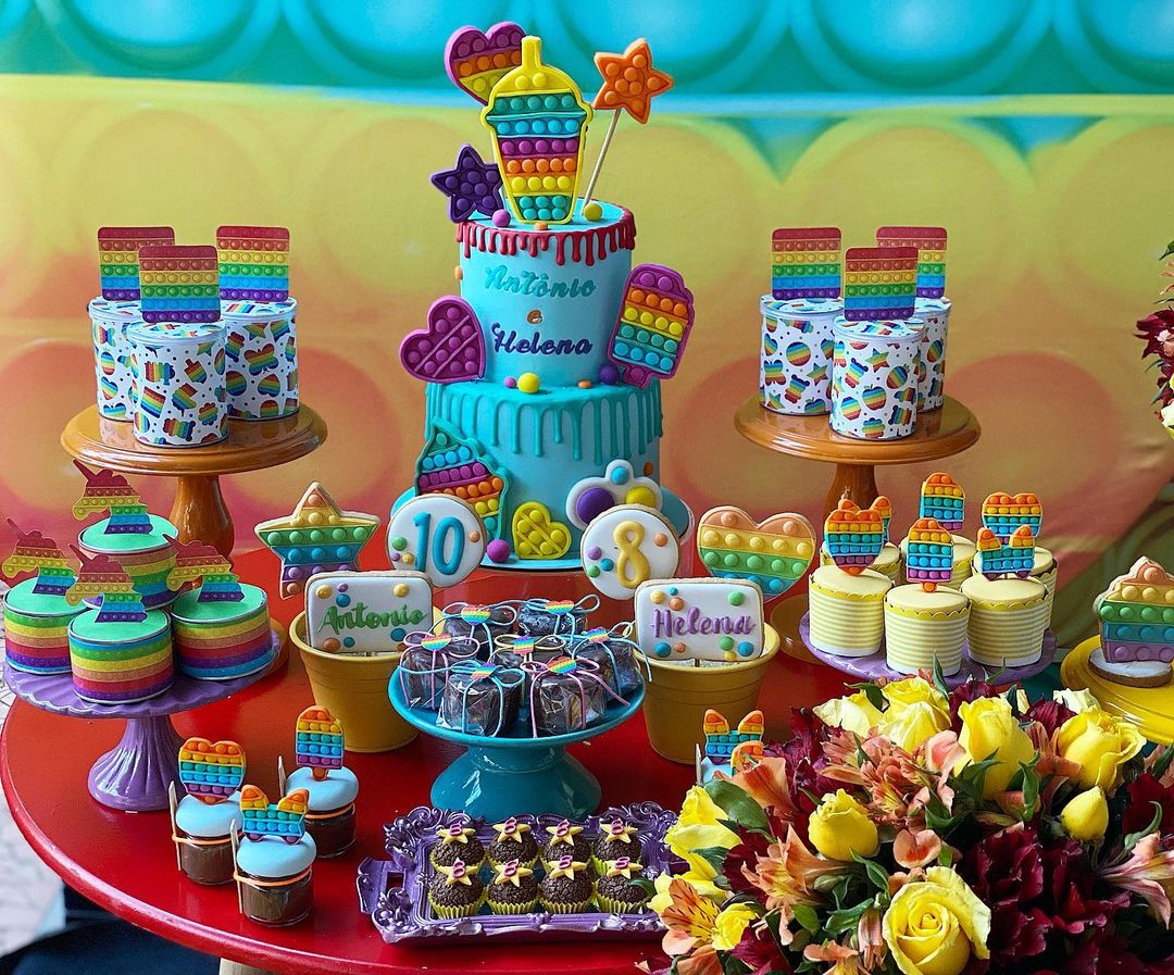 Festa Pop It: 30 ideias para uma festa supercolorida e jovial