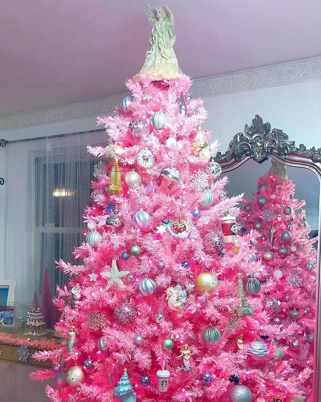 Árvore de Natal rosa: 65 fotos para um novo tom na decoração