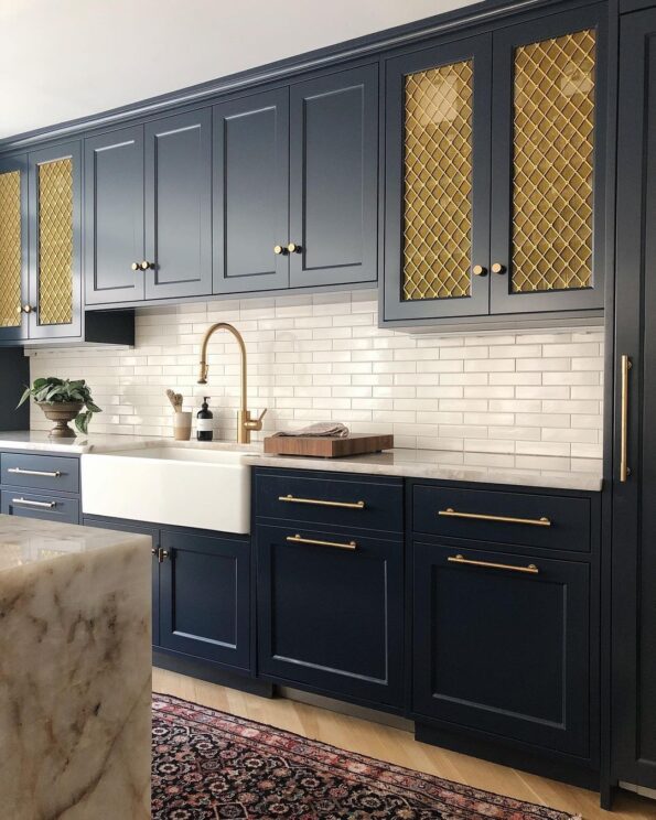 Farm sink: o que é, onde comprar + 25 fotos dessa cuba funcional