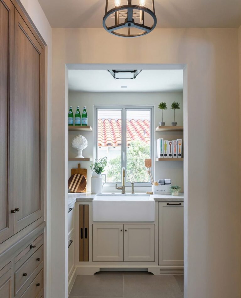 Farm sink: o que é, onde comprar + 25 fotos dessa cuba funcional