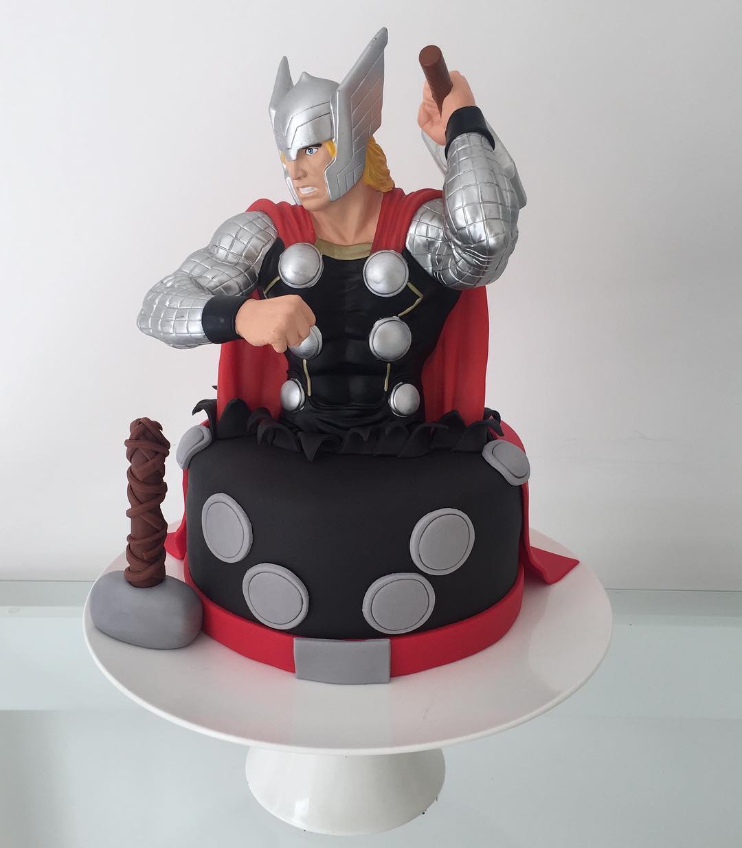 Bolo do Thor: 70 modelos + 5 tutoriais para uma superfesta