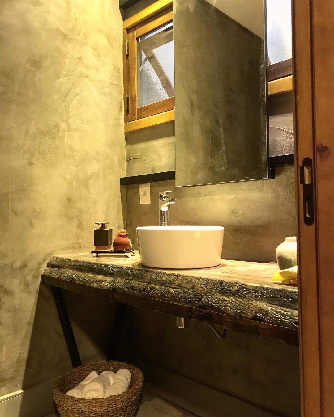 Lavabo rústico: 50 ideias que remetem à natureza na decoração