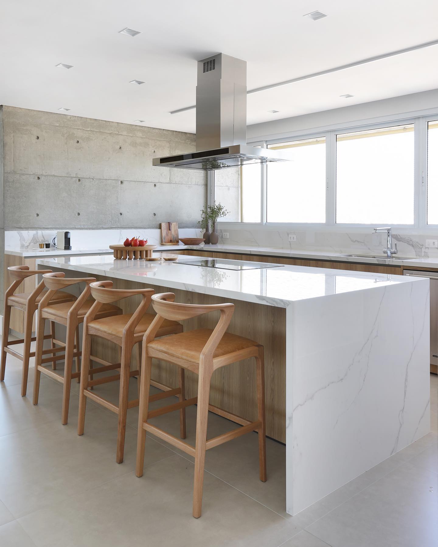 Mármore Calacata: 30 formas para usar essa pedra elegante