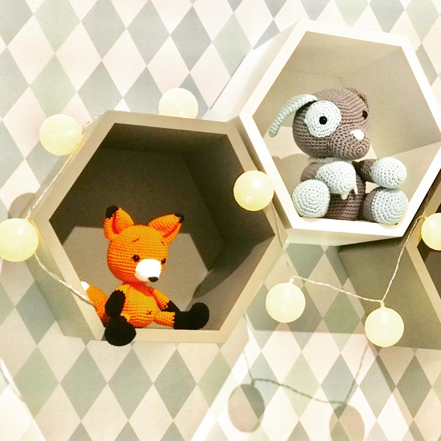 Nicho hexagonal: 30 modelos para uma decoração geométrica