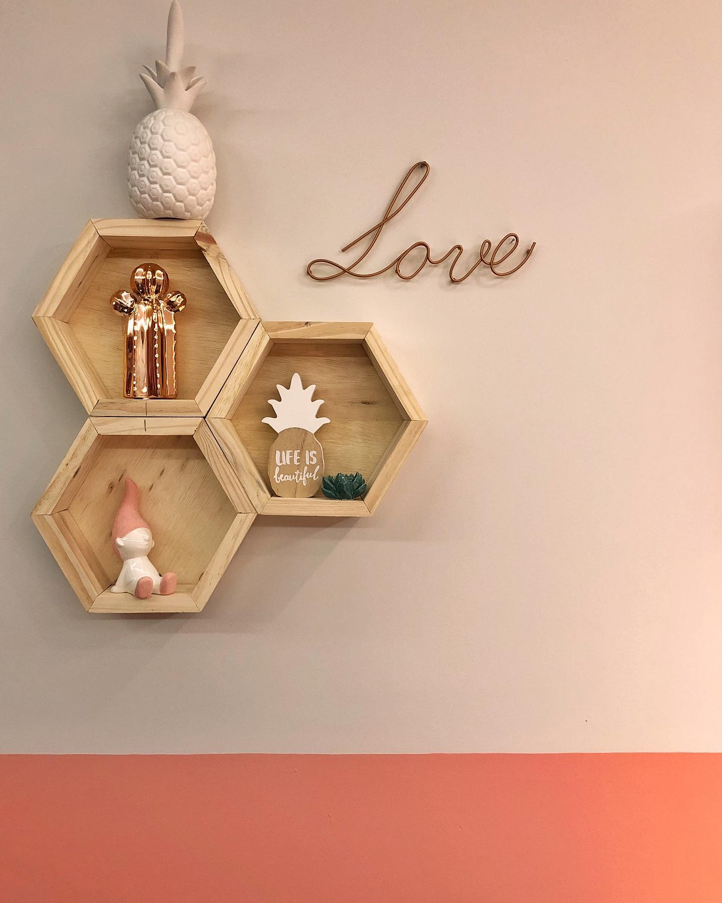 Nicho hexagonal: 30 modelos para uma decoração geométrica