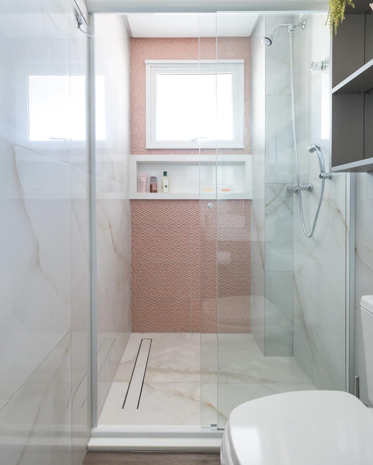 Nicho para banheiro: 60 modelos lindos e dicas da arquiteta