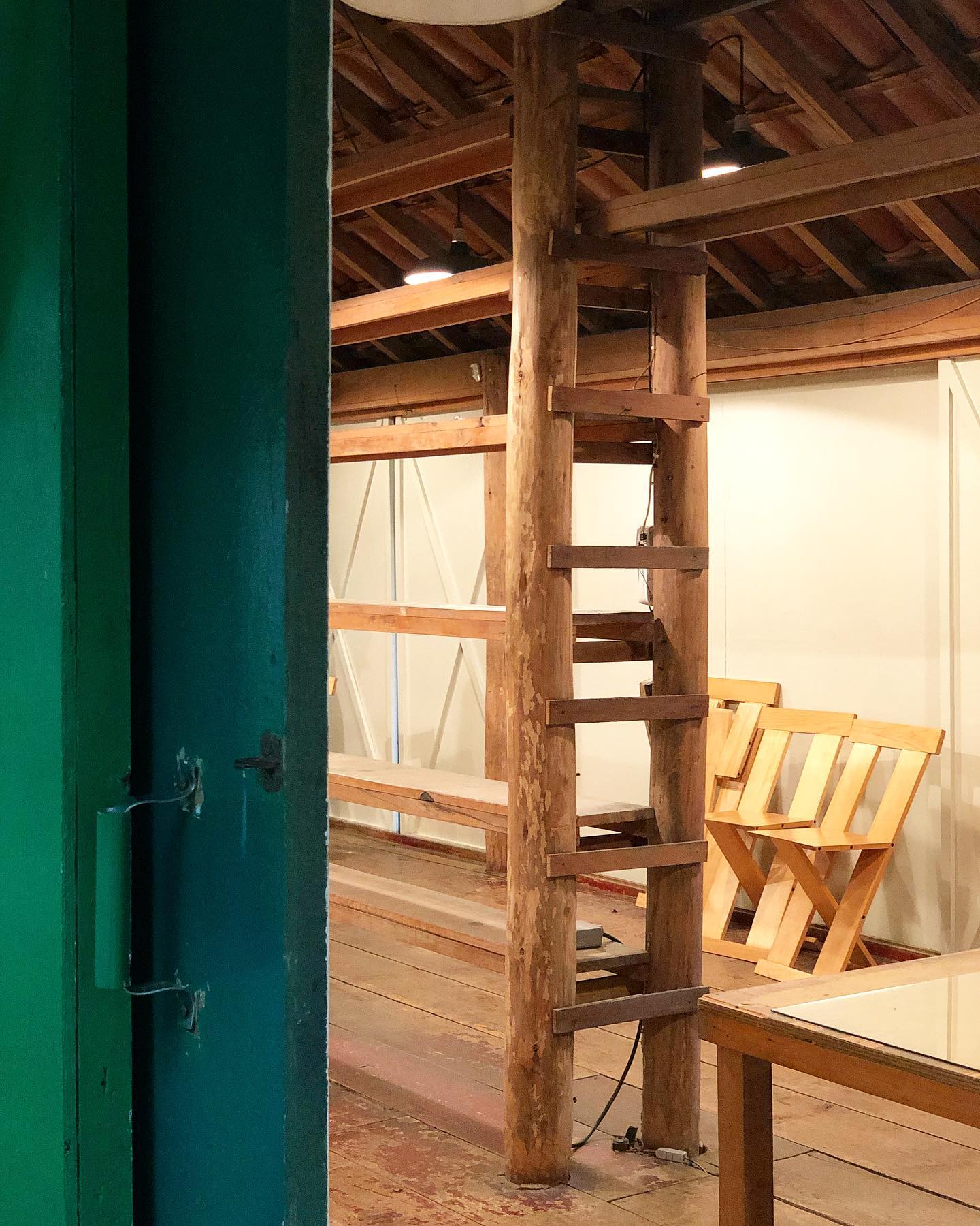 Piso Rústico: 7 tipos de materiais e 30 projetos para te inspirar