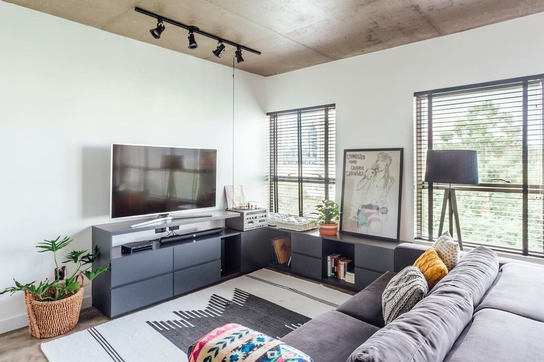 Sala de TV pequena: dicas e 70 fotos para otimizar o ambiente