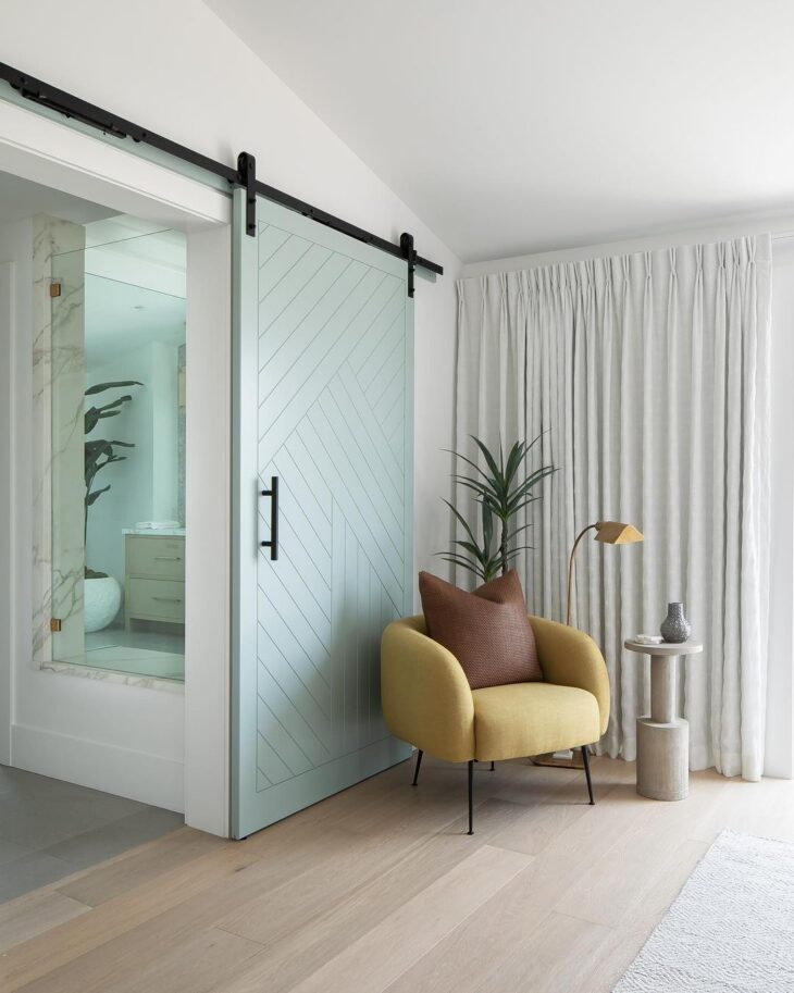 Porta celeiro: o que é, 20 projetos e como fazer em casa